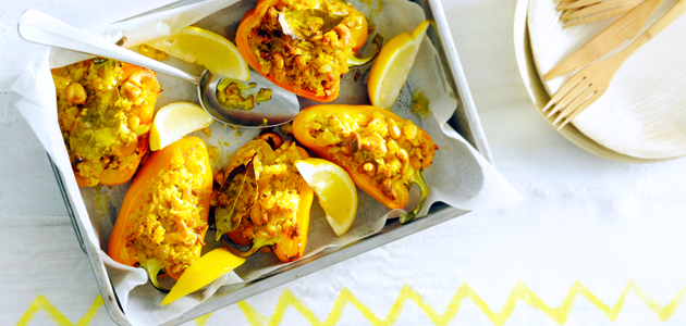 Gele paprika’s gevuld met biryani Eten - Margriet | Margriet