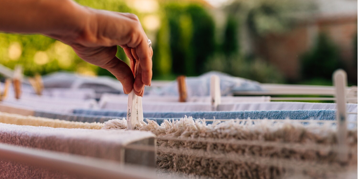 Kleding drogen aan de waslijn: gebruik deze tips | Margriet | Margriet