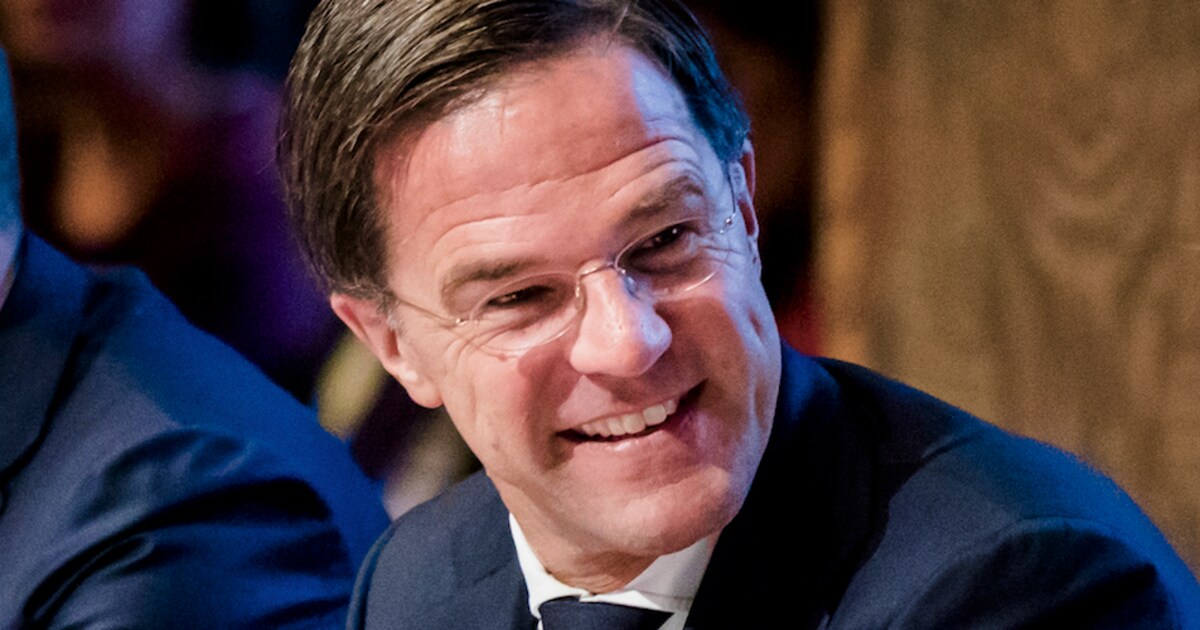 Hilarische sketch: Mark Rutte is een ware charmeur in First Dates ...