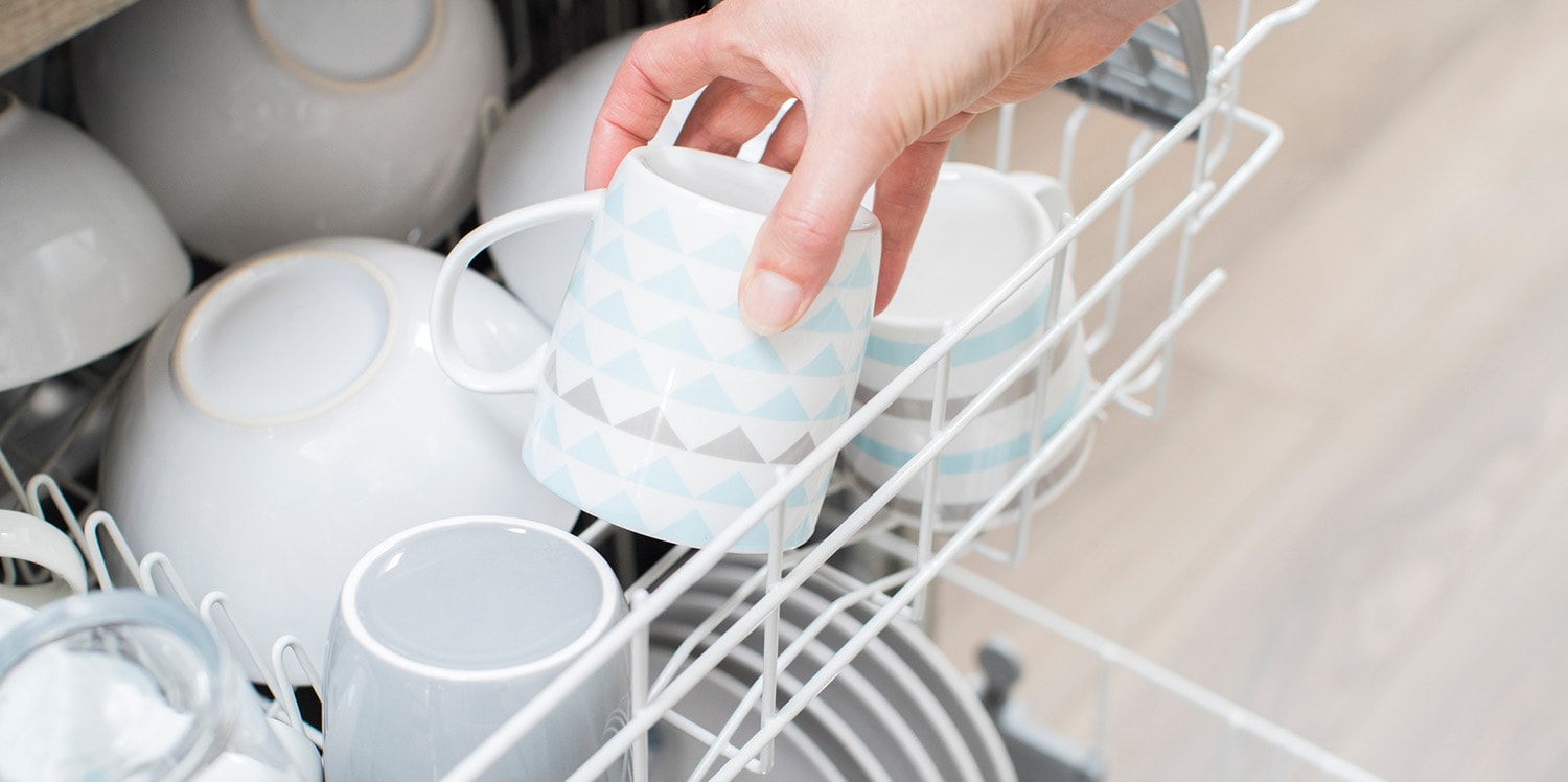 Komt je vaat vies uit de vaatwasser? Dit kunnen de oorzaken zijn ...