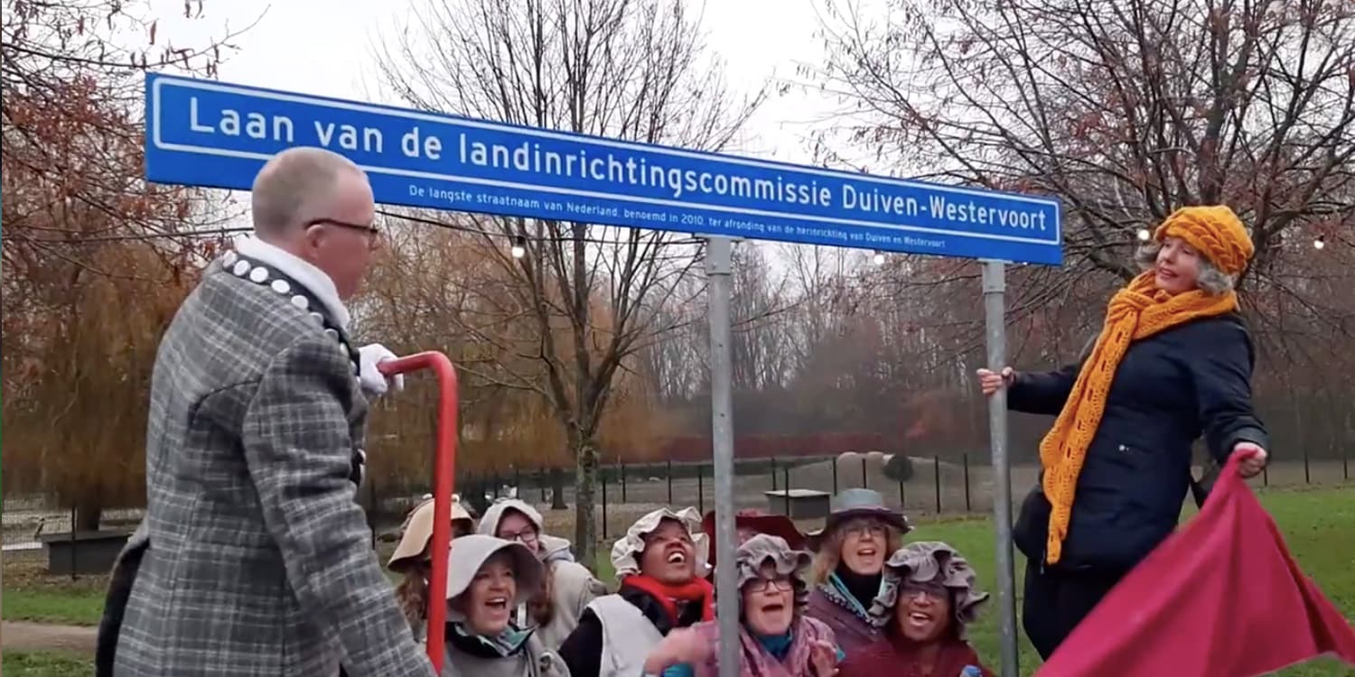 Dít is de langste straatnaam van Nederland (en het straatbord is 2,6 ...
