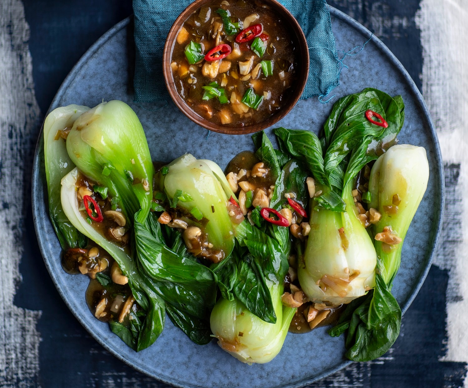 Recept: gestoomde mini-paksoi met soja-cashewnotensaus | Margriet ...