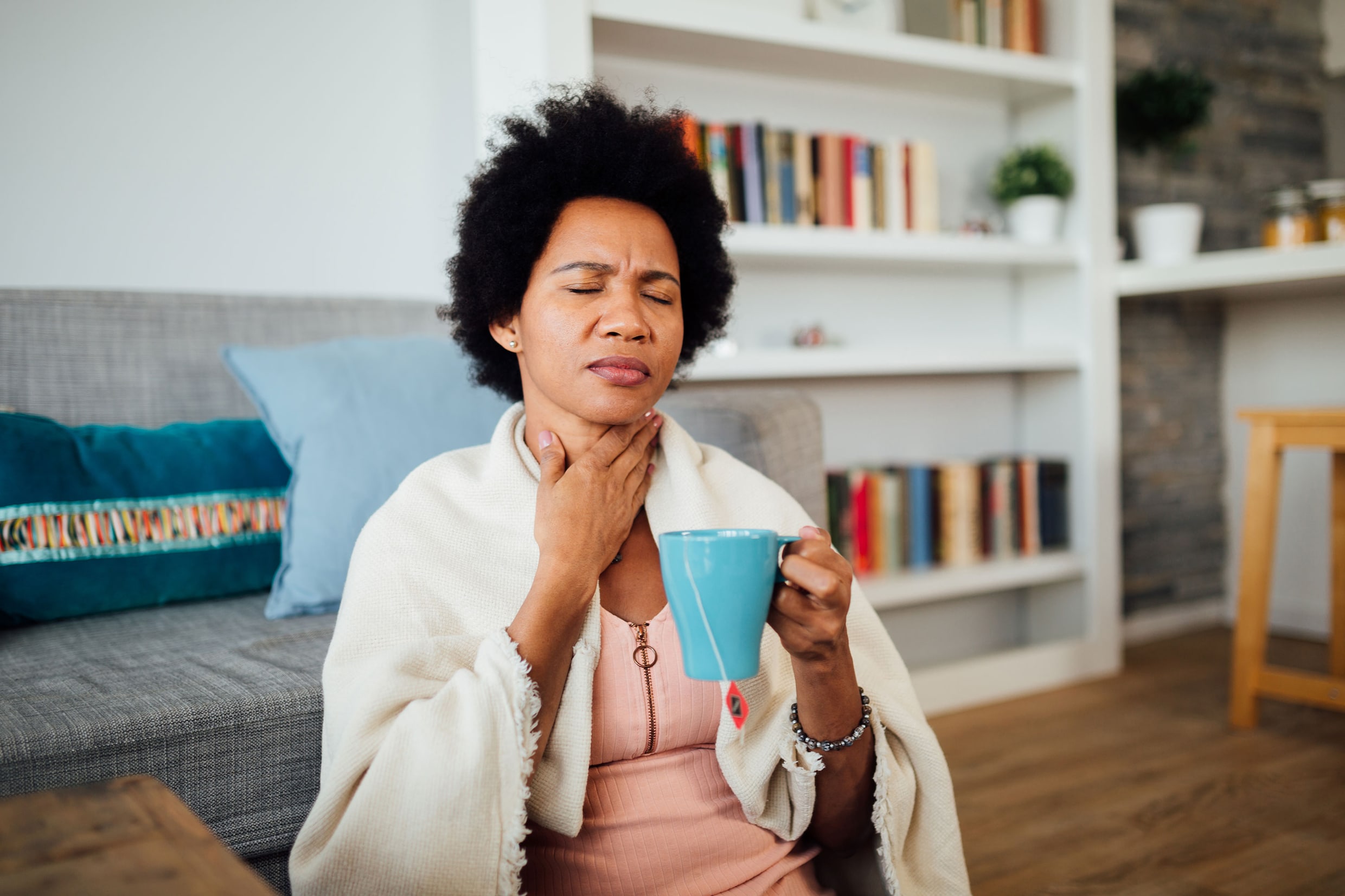 Slechte adem? Dít zijn de symptomen van amandelstenen | Margriet
