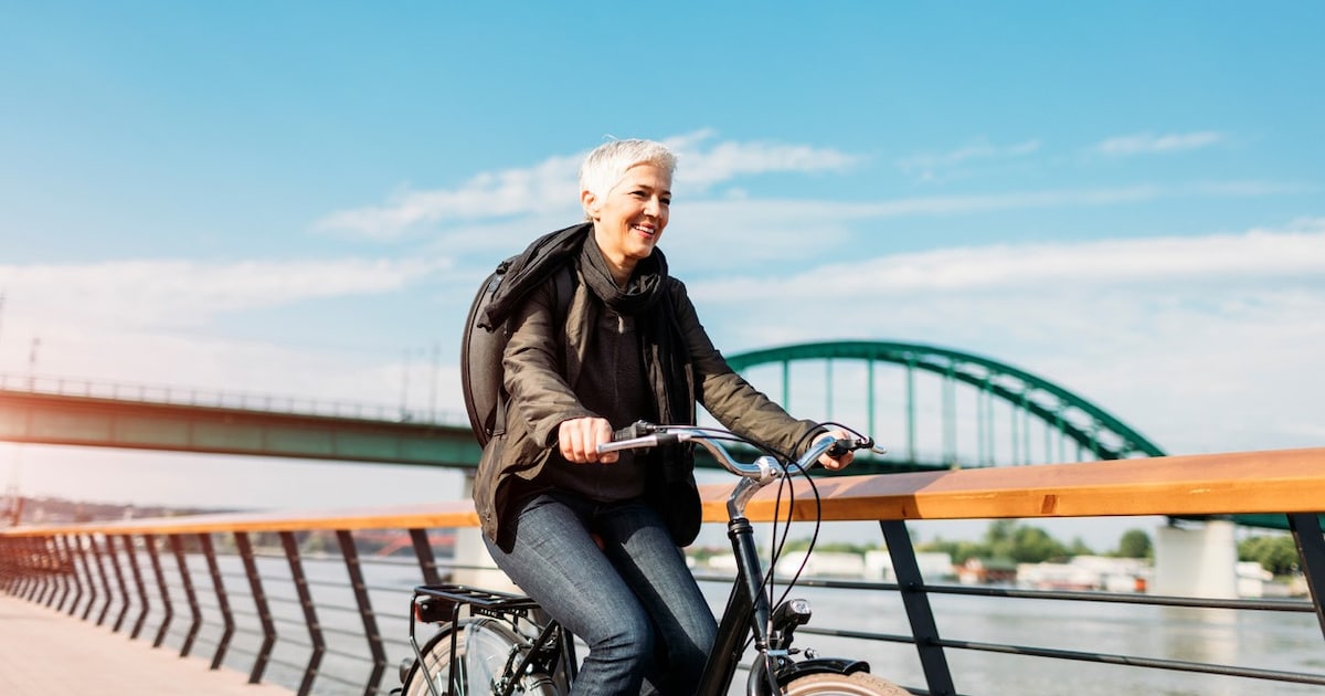 Elektrische fiets huren? De NS gaat het deze zomer testen | Margriet