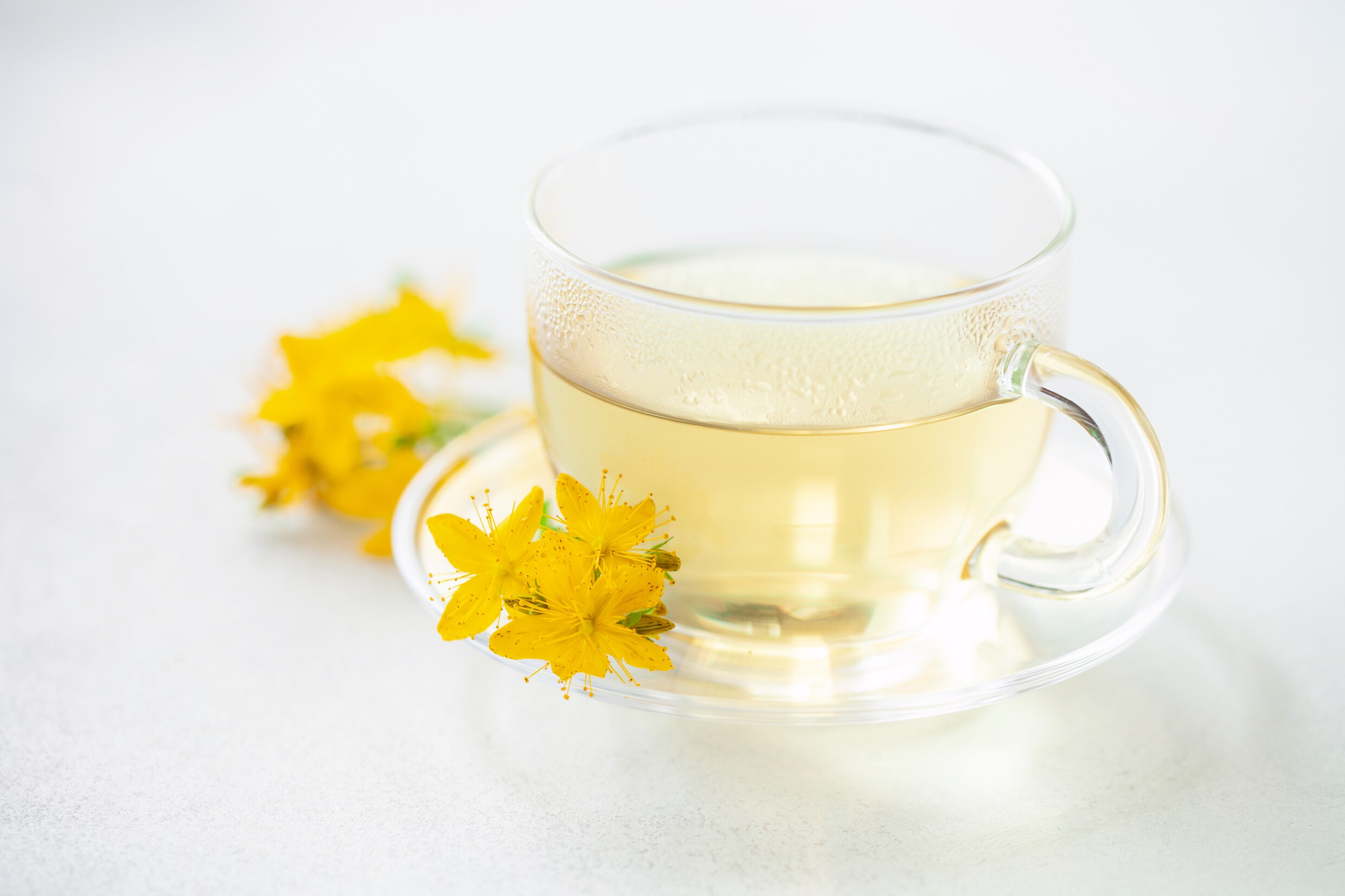 Sint-janskruid: hier moet je op letten bij bepaalde medicijnen | Margriet