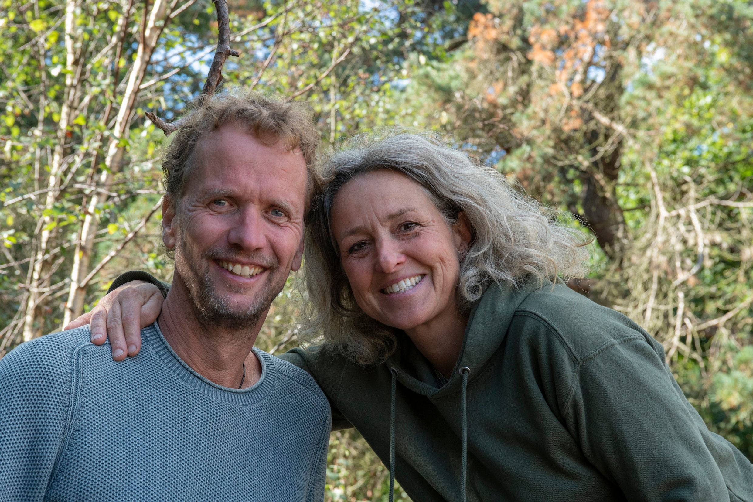 Annemarie (53) lag in scheiding, maar zij en haar partner vonden elkaar terug: ‘de buitenwereld ...