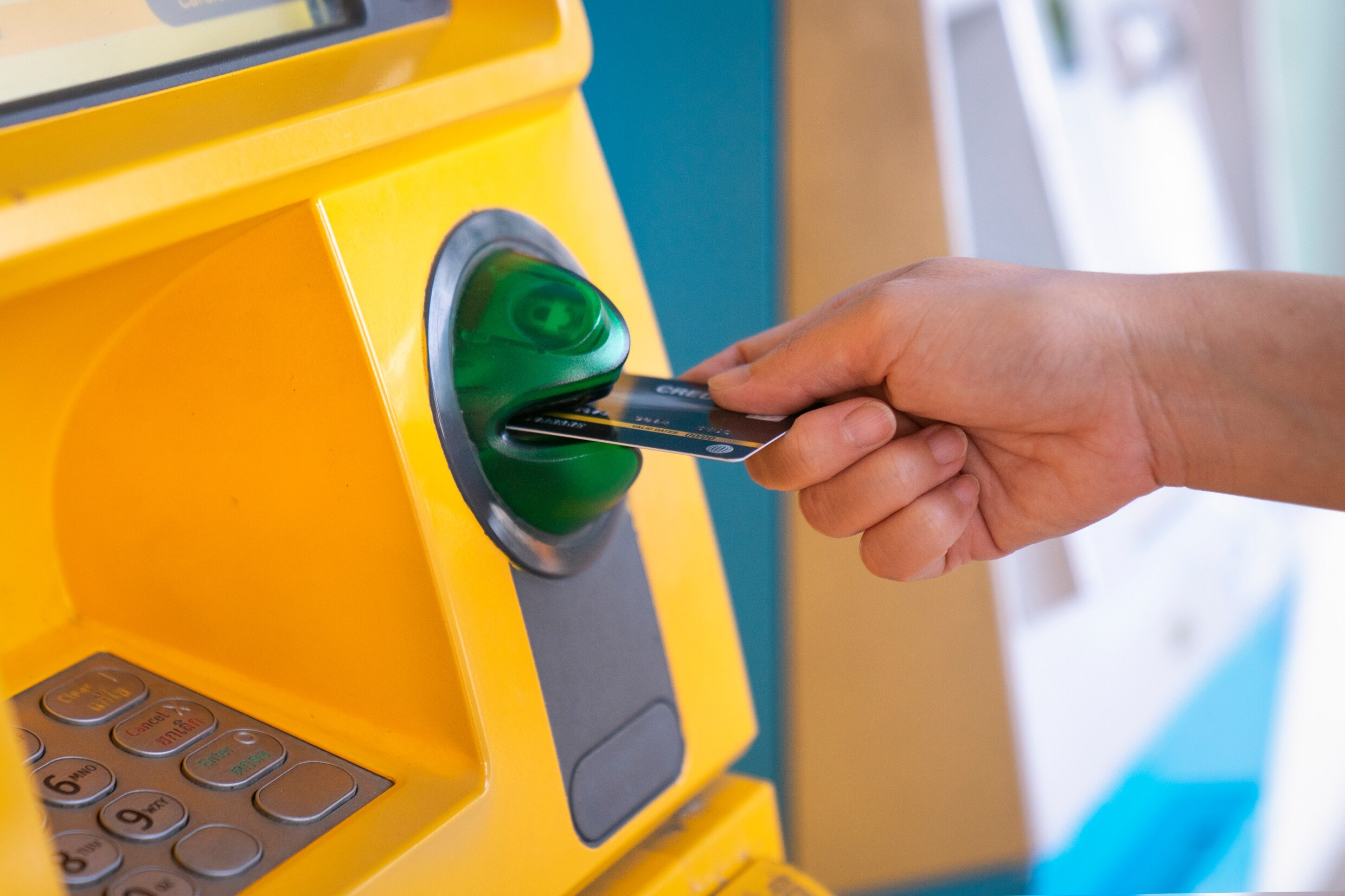 ‘Ik wil niet dat mijn moeder (80) haar pinpas aan de buurvrouw geeft ...