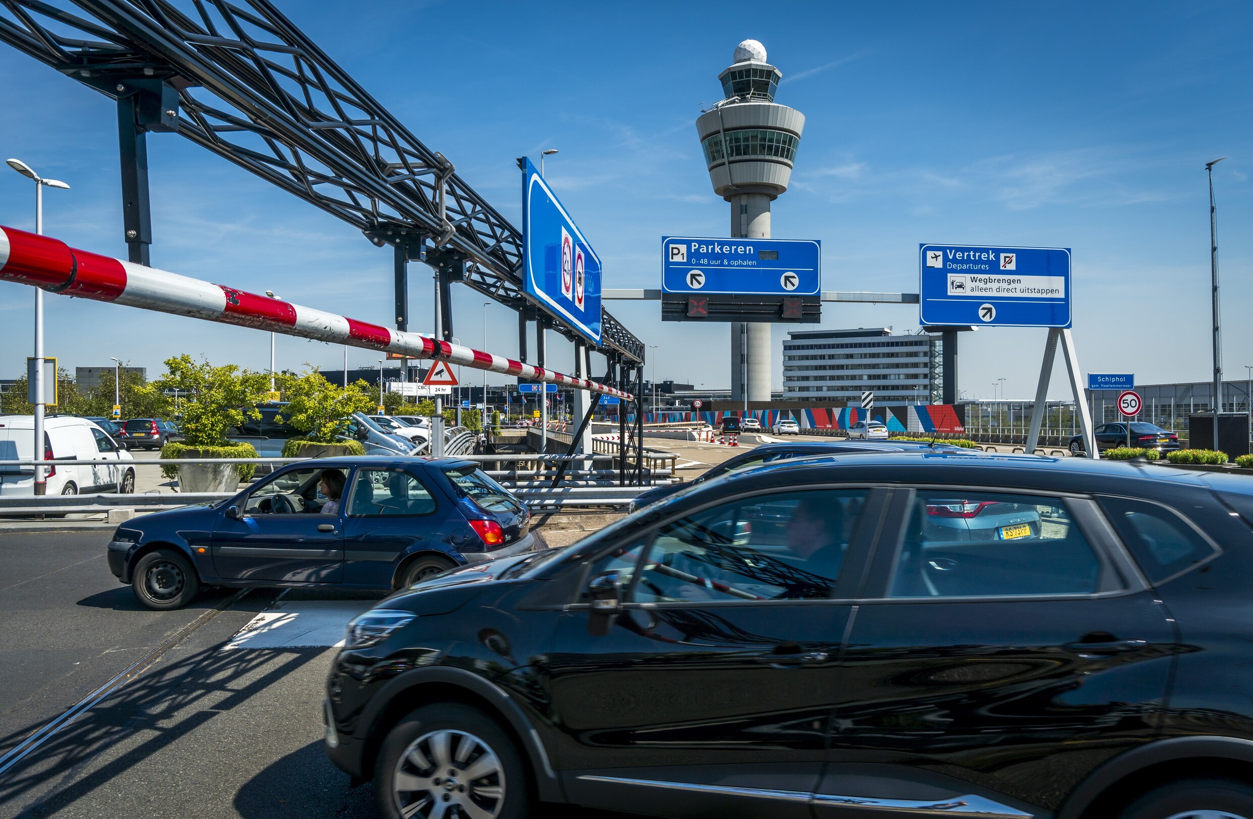 Dít kost parkeren bij Nederlandse vliegvelden in 2024 | Margriet