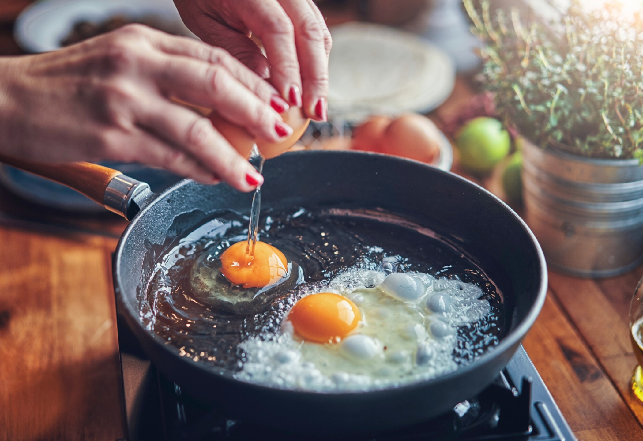 Het perfecte ei gebakken zonder boter of olie | Margriet