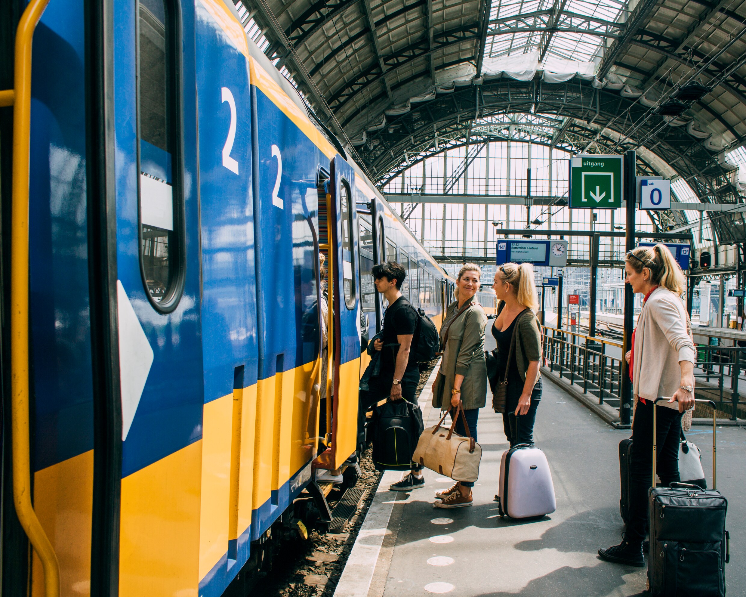Zó vraag je geld terug na een vertraging met de trein | Margriet
