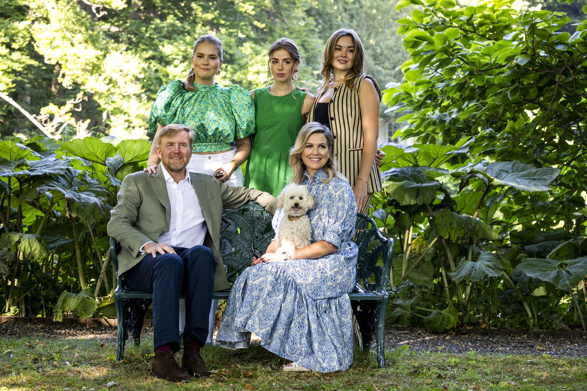 Koninklijk gezin straalt tijdens zomers fotomoment