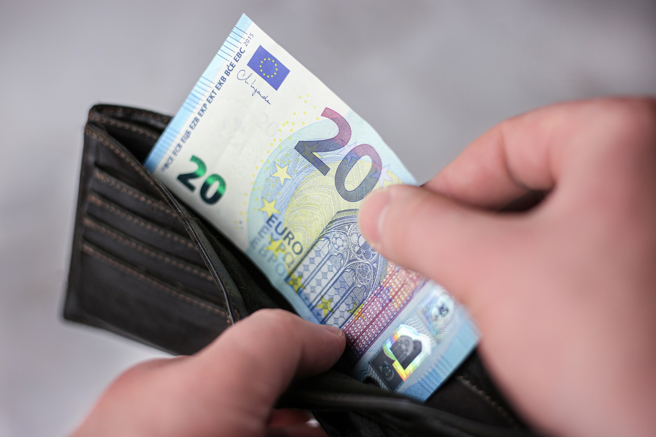Dit kost het om contant geld te storten | Margriet