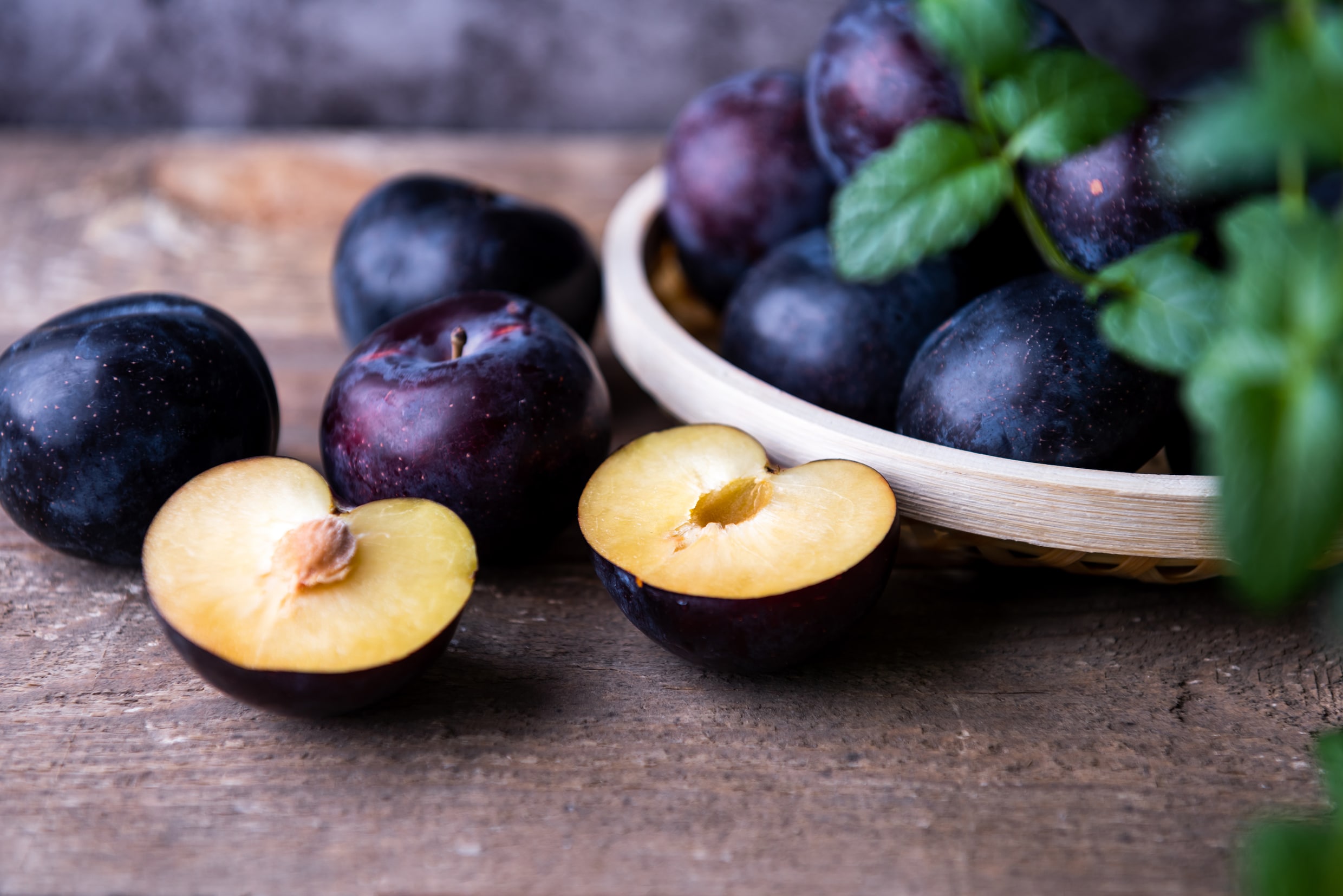 Zalig nazomerfruit: 5 tips voor een overschot aan pruimen | Margriet