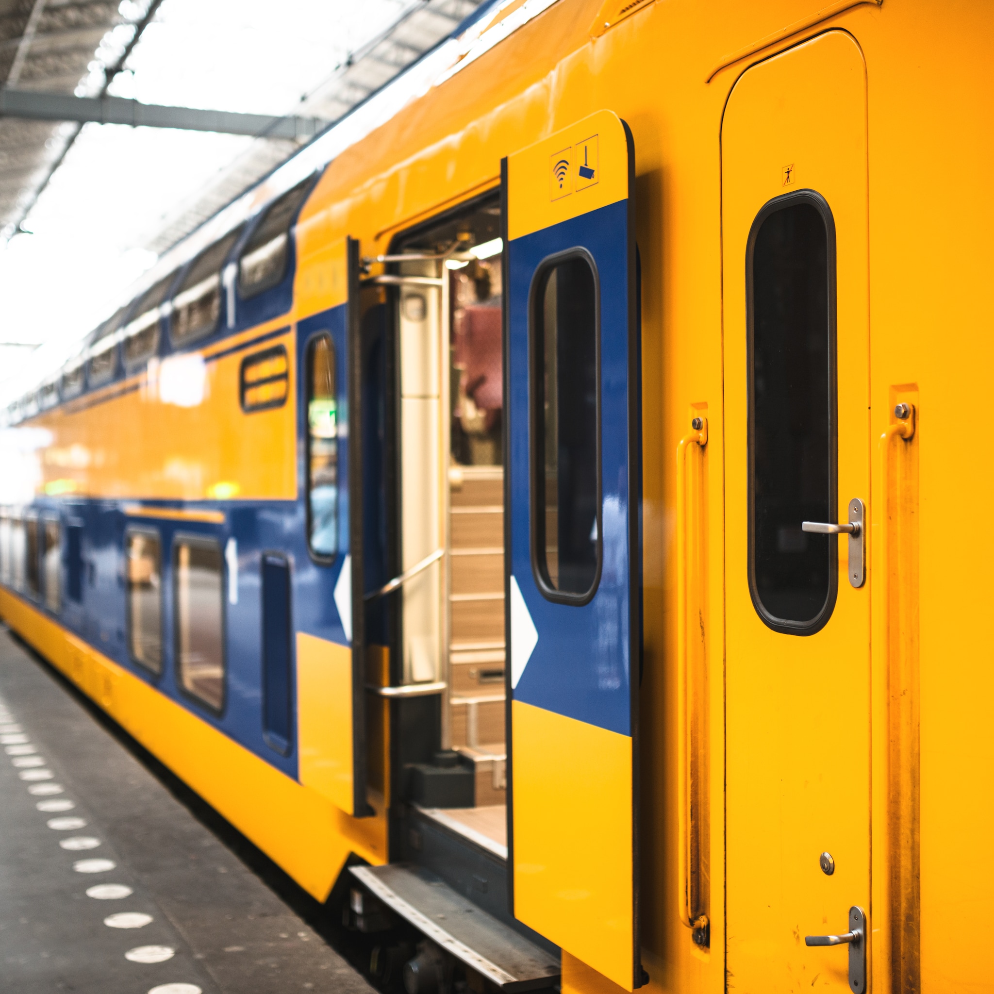 Reis je vaak met de trein met meereiskorting? Dit gaat er veranderen